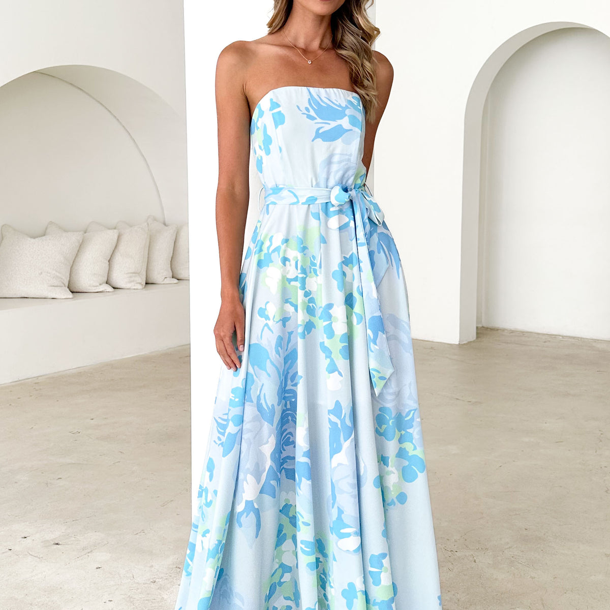 Jorgia Strapless Maxi Dress - Blue Floral – Gingham & Heels
